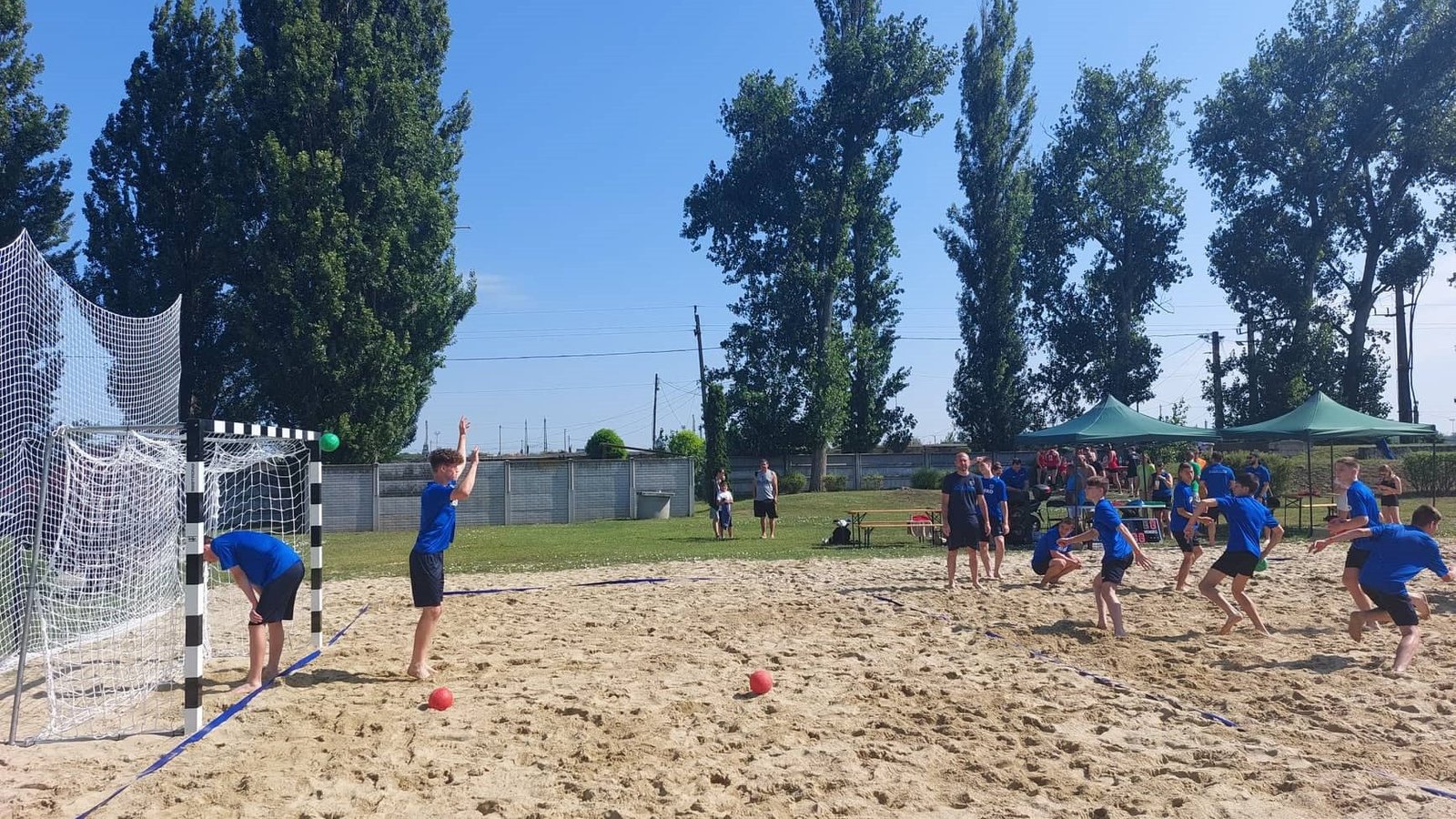 Megújult a dél-komáromi fürdő strand-röplabda pályája – Szia Komárom